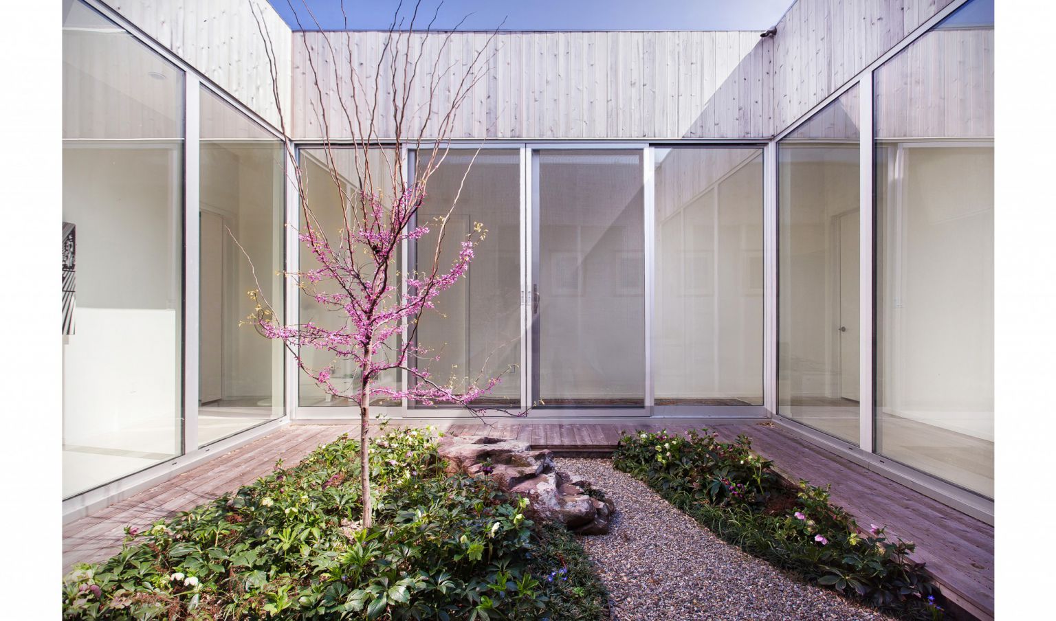 MEADOW HOUSE – Office Mian Ye